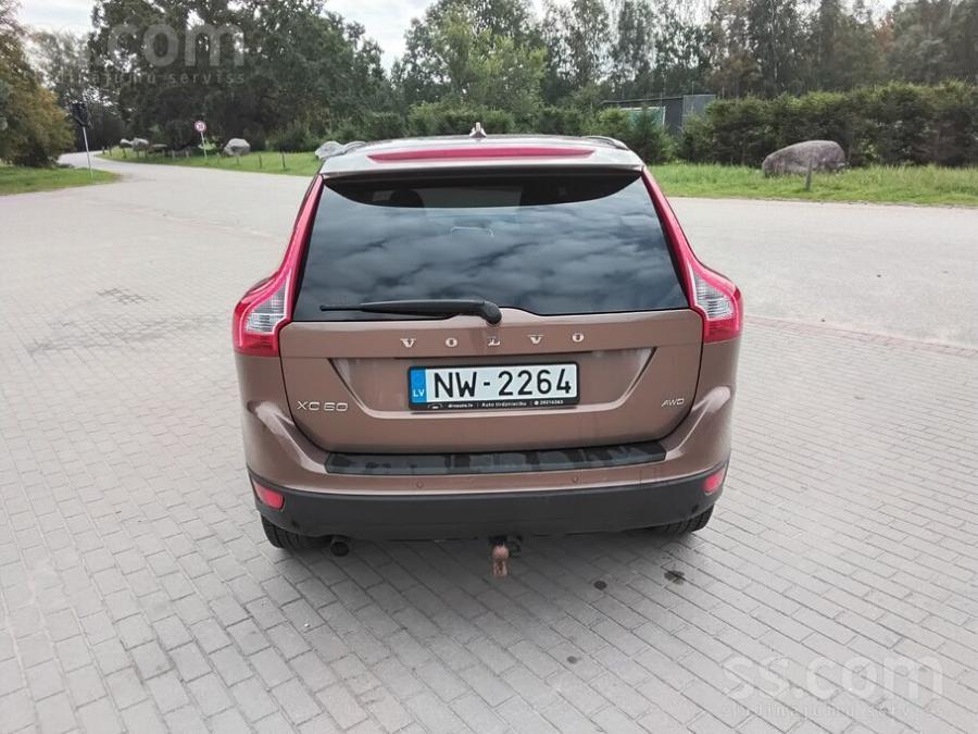 Brown Volvo XC60 2009 in Talsi, with an engine capacity of 2.40 L and mileage of 310 thousand km for 5999 €, photo 5 on AUTOMOTO.COM.LV