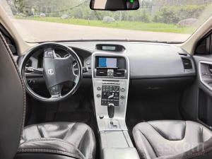 Brown Volvo XC60 2009 in Talsi, with an engine capacity of 2.40 L and mileage of 310 thousand km for 5999 €, photo 9 on AUTOMOTO.COM.LV