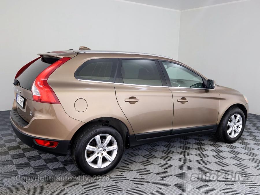 Brūns Volvo XC60 2009 Tallina, ar dzinēja tilpumu 2.40 L un nobraukumu 385 tūkst. km par 4499 €, foto 4 vietnē AUTOMOTO.COM.LV