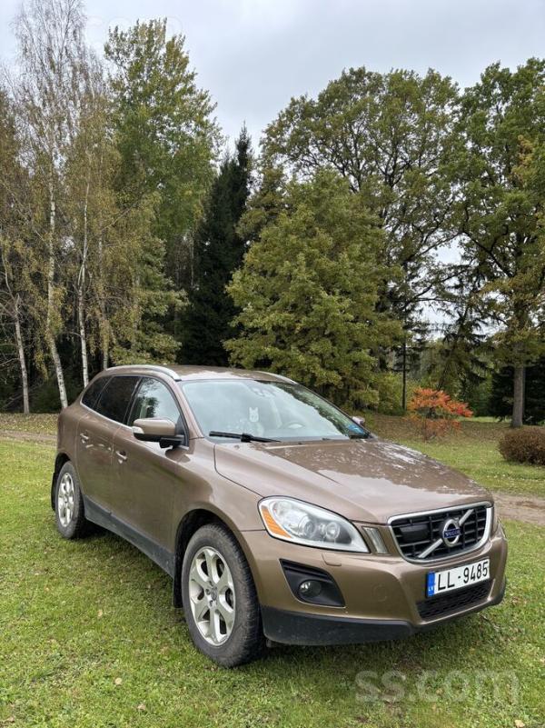 Вольво ХС60 2009 в Тукумс на AUTOMOTO.COM.LV Коричневый Вольво ХС60 2009 в Тукумс, объемом двигателя 2.40 л и пробегом 355 тыс. км за 7200 €, фото 1 на AUTOMOTO.COM.LV