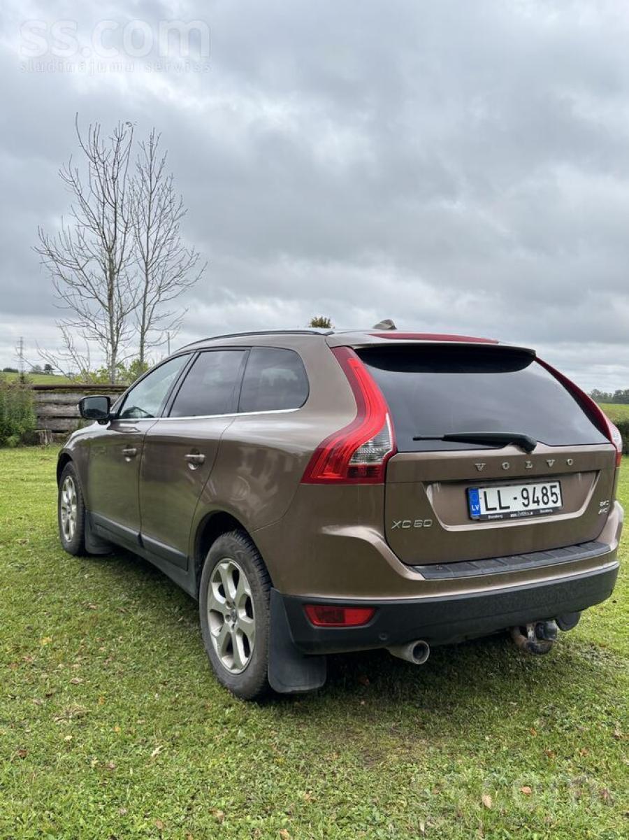 Brūns Volvo XC60 2009 Tukums, ar dzinēja tilpumu 2.40 L un nobraukumu 355 tūkst. km par 7200 €, foto 4 vietnē AUTOMOTO.COM.LV