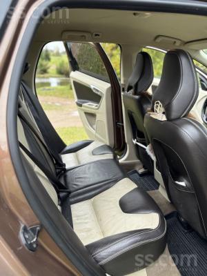 Brūns Volvo XC60 2009 Tukums, ar dzinēja tilpumu 2.40 L un nobraukumu 355 tūkst. km par 7200 €, foto 6 vietnē AUTOMOTO.COM.LV