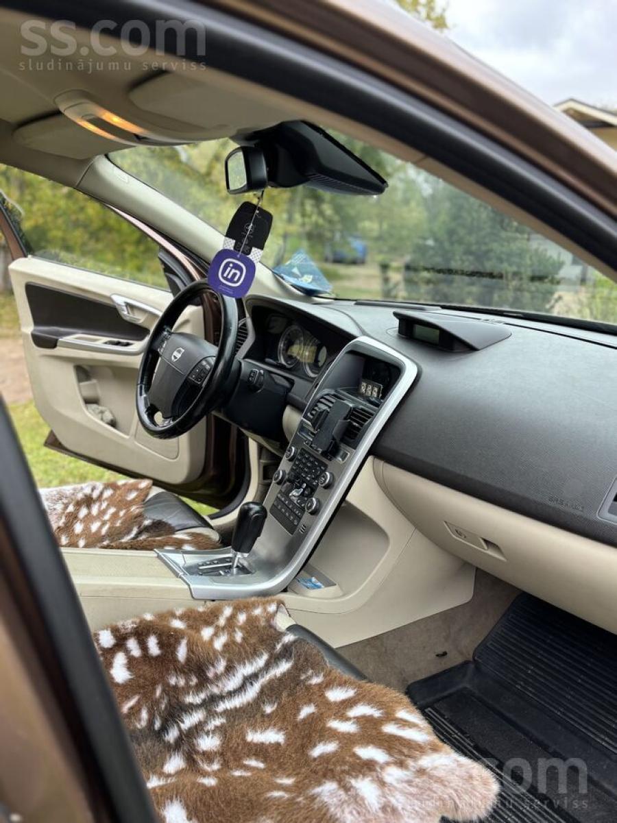 Brūns Volvo XC60 2009 Tukums, ar dzinēja tilpumu 2.40 L un nobraukumu 355 tūkst. km par 7200 €, foto 7 vietnē AUTOMOTO.COM.LV