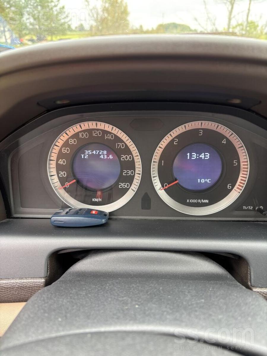 Brūns Volvo XC60 2009 Tukums, ar dzinēja tilpumu 2.40 L un nobraukumu 355 tūkst. km par 7200 €, foto 10 vietnē AUTOMOTO.COM.LV