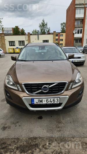 Brown Volvo XC60 2010 in Jelgava, with an engine capacity of 2.40 L and mileage of 294 thousand km for 16200 €, photo 1 on AUTOMOTO.COM.LV