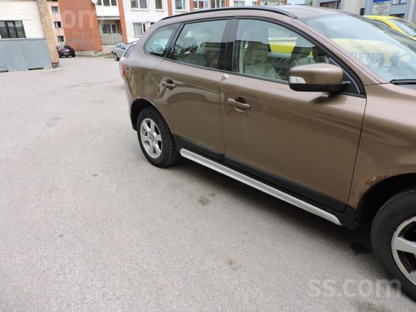 Brūns Volvo XC60 2010 Jelgava, ar dzinēja tilpumu 2.40 L un nobraukumu 294 tūkst. km par 5700 €, foto 3 vietnē AUTOMOTO.COM.LV