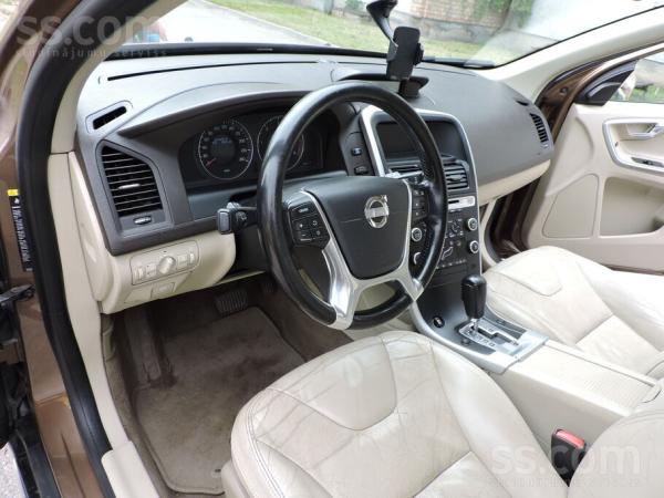 Brūns Volvo XC60 2010 Jelgava, ar dzinēja tilpumu 2.40 L un nobraukumu 294 tūkst. km par 5700 €, foto 8 vietnē AUTOMOTO.COM.LV