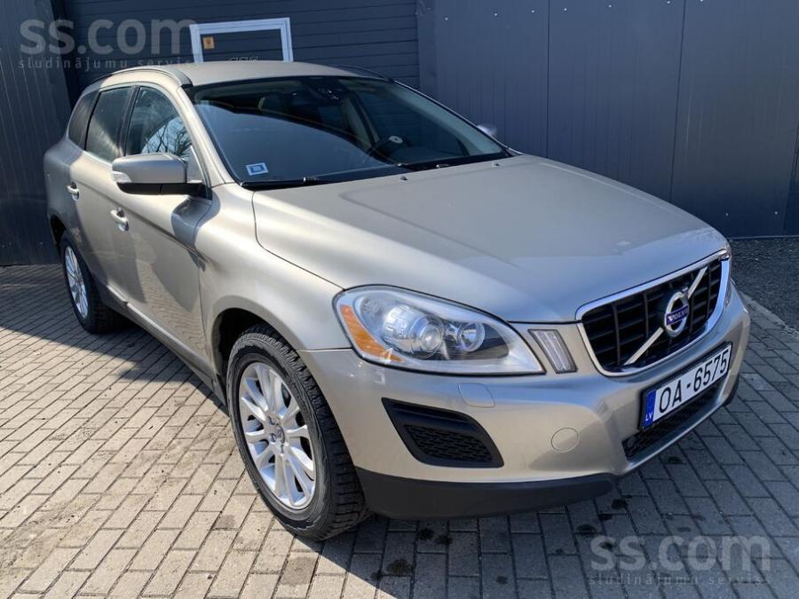 Brown Volvo XC60 2010 in Riga, with an engine capacity of 2.40 L and mileage of 324 thousand km for 7800 €, photo 1 on AUTOMOTO.COM.LV