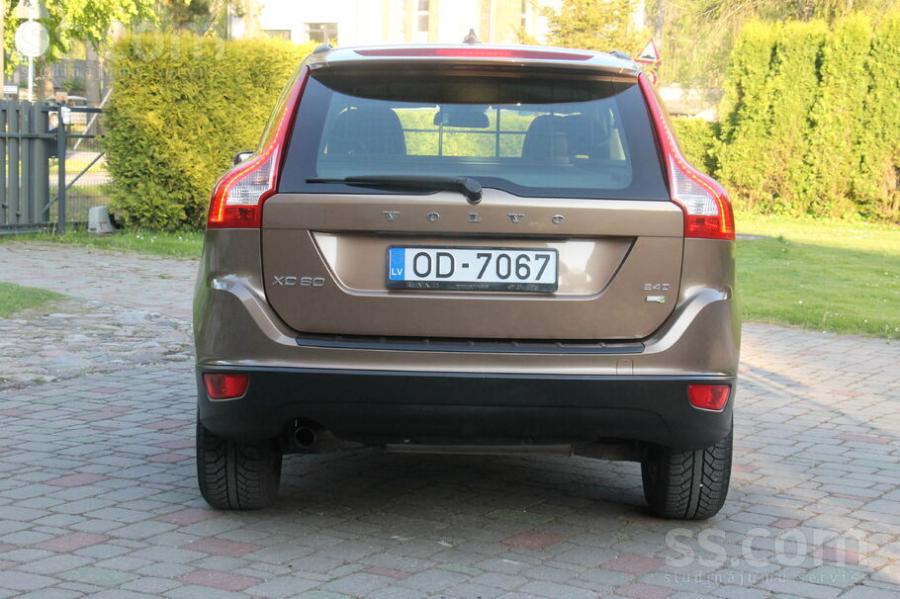 Brūns Volvo XC60 2010 Rīga, ar dzinēja tilpumu 2.40 L un nobraukumu 0 tūkst. km par 7650 €, foto 4 vietnē AUTOMOTO.COM.LV
