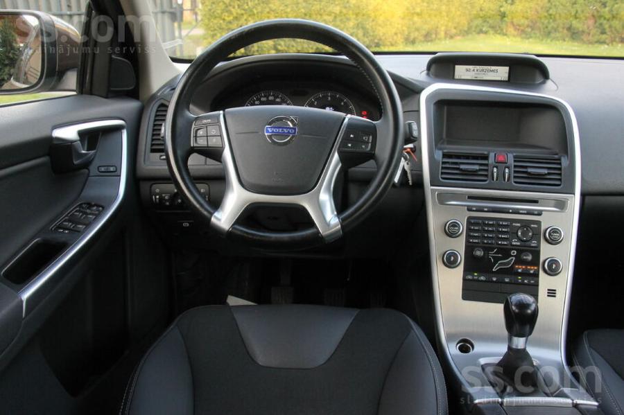 Brūns Volvo XC60 2010 Rīga, ar dzinēja tilpumu 2.40 L un nobraukumu 0 tūkst. km par 7650 €, foto 24 vietnē AUTOMOTO.COM.LV