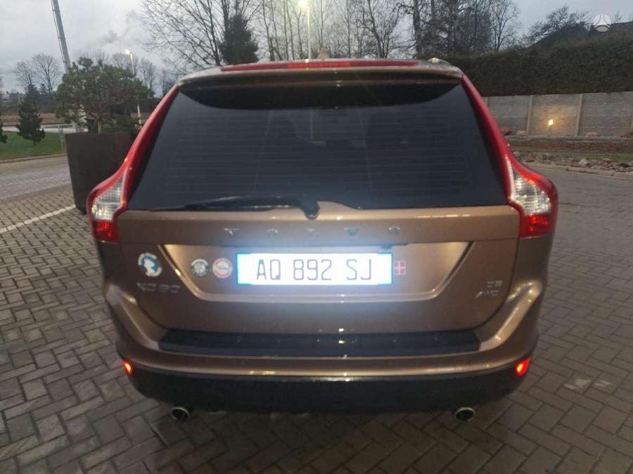 Brown Volvo XC60 2010 in Taurage, with an engine capacity of 2.40 L and mileage of 161 thousand km for 7300 €, photo 6 on AUTOMOTO.COM.LV