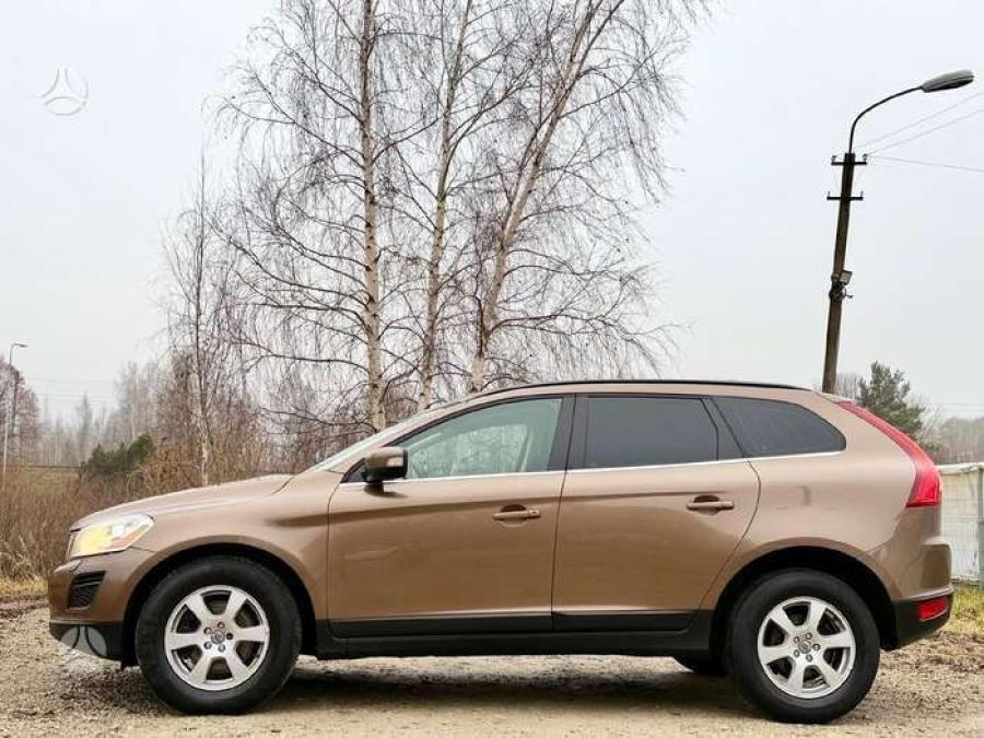 Brūns Volvo XC60 2010 Šauļi, ar dzinēja tilpumu 1.98 L un nobraukumu 282 tūkst. km par 9950 €, foto 13 vietnē AUTOMOTO.COM.LV