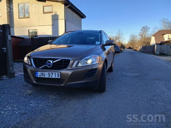 Brown Volvo XC60 2010 in Riga, with an engine capacity of 2.00 L and mileage of 0 thousand km for 6700 €, photo 2 on AUTOMOTO.COM.LV