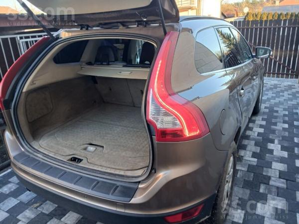 Brown Volvo XC60 2010 in Riga, with an engine capacity of 2.00 L and mileage of 0 thousand km for 6700 €, photo 6 on AUTOMOTO.COM.LV
