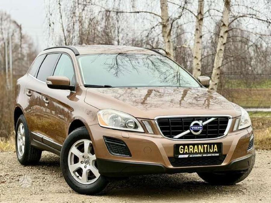 Brown Volvo XC60 2010 in Siauliai, with an engine capacity of 1.98 L and mileage of 282 thousand km for 9950 €, photo 1 on AUTOMOTO.COM.LV