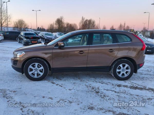 Brūns Volvo XC60 2010 Tartu, ar dzinēja tilpumu 2.40 L un nobraukumu 260 tūkst. km par 9990 €, foto 2 vietnē AUTOMOTO.COM.LV