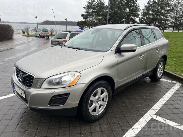Brūns Volvo XC60 2010 Telšiai, ar dzinēja tilpumu 2.40 L un nobraukumu 352 tūkst. km par 5900 €, foto 1 vietnē AUTOMOTO.COM.LV