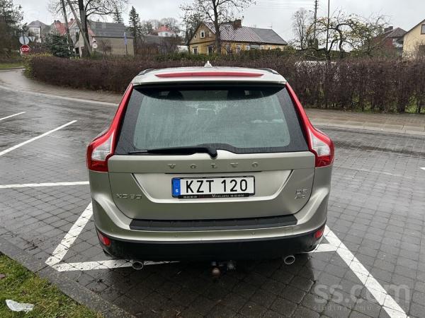 Brūns Volvo XC60 2010 Telšiai, ar dzinēja tilpumu 2.40 L un nobraukumu 352 tūkst. km par 5900 €, foto 4 vietnē AUTOMOTO.COM.LV