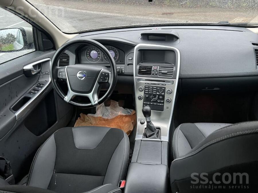 Brūns Volvo XC60 2010 Telšiai, ar dzinēja tilpumu 2.40 L un nobraukumu 352 tūkst. km par 5900 €, foto 11 vietnē AUTOMOTO.COM.LV