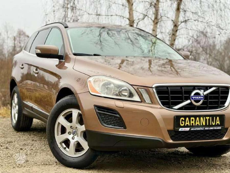 Brown Volvo XC60 2010 in Siauliai, with an engine capacity of 1.98 L and mileage of 282 thousand km for 9950 €, photo 15 on AUTOMOTO.COM.LV