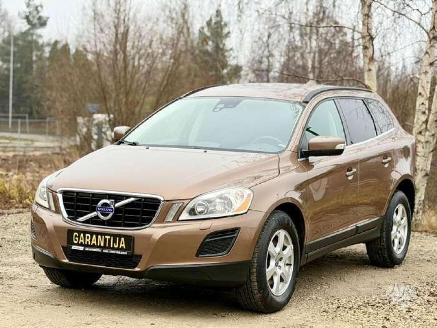Brown Volvo XC60 2010 in Siauliai, with an engine capacity of 1.98 L and mileage of 282 thousand km for 9950 €, photo 17 on AUTOMOTO.COM.LV