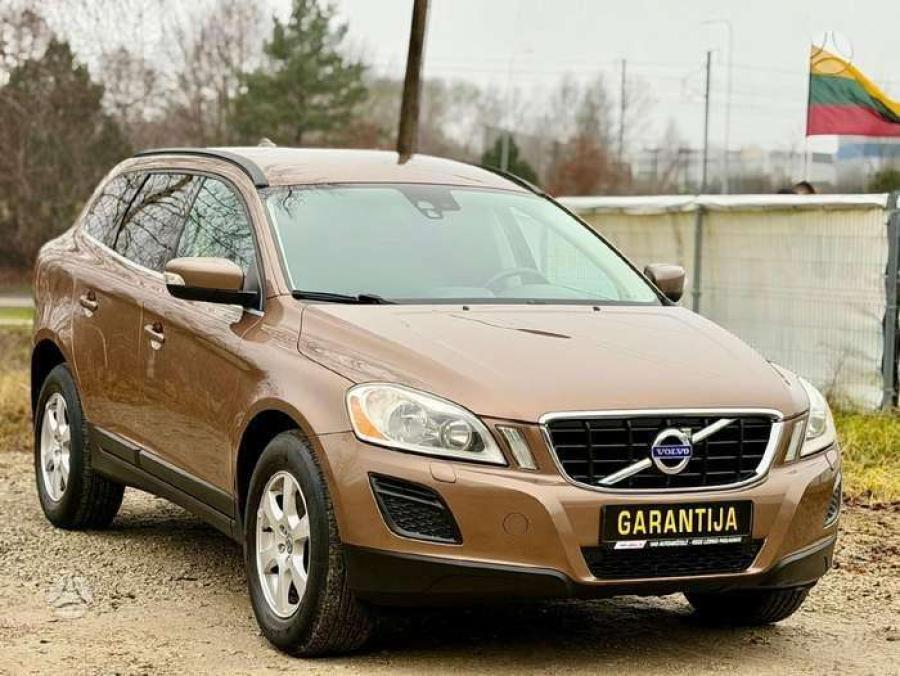Brown Volvo XC60 2010 in Siauliai, with an engine capacity of 1.98 L and mileage of 282 thousand km for 9950 €, photo 18 on AUTOMOTO.COM.LV