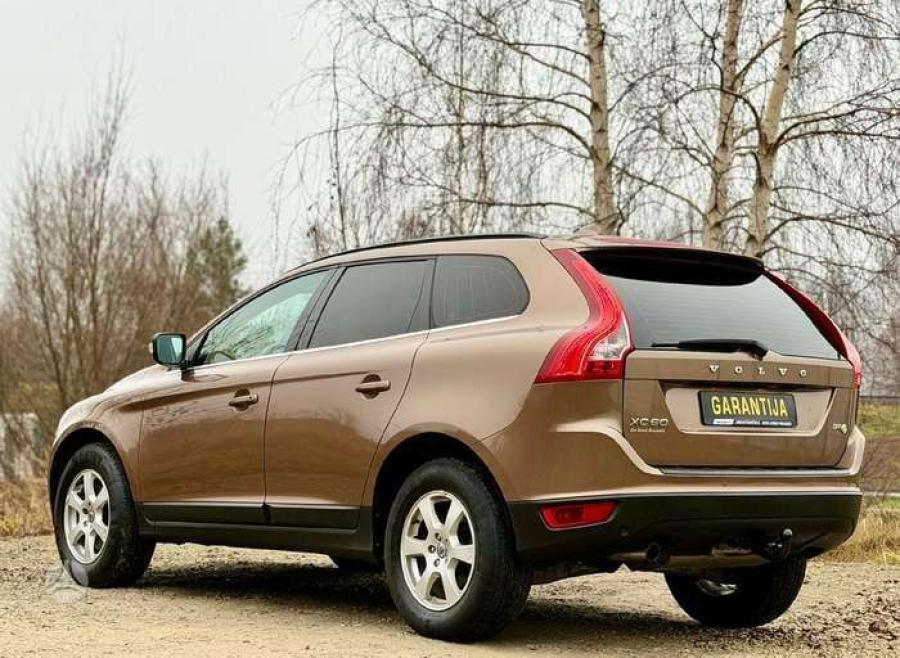 Brūns Volvo XC60 2010 Šauļi, ar dzinēja tilpumu 1.98 L un nobraukumu 282 tūkst. km par 9950 €, foto 3 vietnē AUTOMOTO.COM.LV