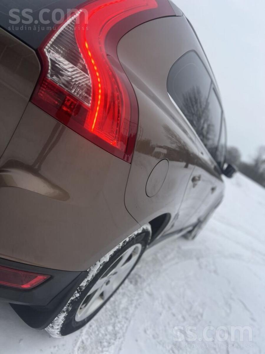 Brūns Volvo XC60 2010 Jēkabpils, ar dzinēja tilpumu 2.40 L un nobraukumu 262 tūkst. km par 9200 €, foto 8 vietnē AUTOMOTO.COM.LV