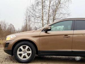 Brūns Volvo XC60 2010 Šauļi, ar dzinēja tilpumu 1.98 L un nobraukumu 282 tūkst. km par 9950 €, foto 9 vietnē AUTOMOTO.COM.LV