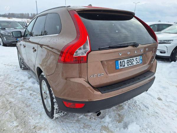 Brūns Volvo XC60 2010 Tauragė, ar dzinēja tilpumu 2.40 L un nobraukumu 161 tūkst. km par 7400 €, foto 5 vietnē AUTOMOTO.COM.LV