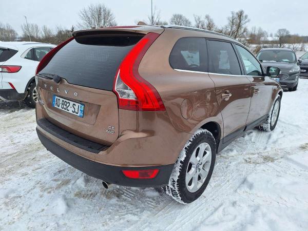 Brūns Volvo XC60 2010 Tauragė, ar dzinēja tilpumu 2.40 L un nobraukumu 161 tūkst. km par 7400 €, foto 7 vietnē AUTOMOTO.COM.LV