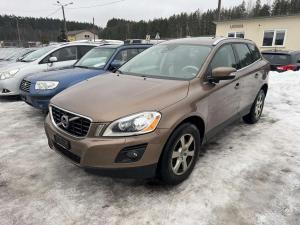 Brown Volvo XC60 2010 in Vilnius, with an engine capacity of 2.40 L and mileage of 250 thousand km for 6950 €, photo  on AUTOMOTO.COM.LV