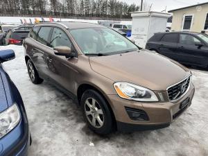 Brūns Volvo XC60 2010 Viļņa, ar dzinēja tilpumu 2.40 L un nobraukumu 250 tūkst. km par 6950 €, foto 3 vietnē AUTOMOTO.COM.LV