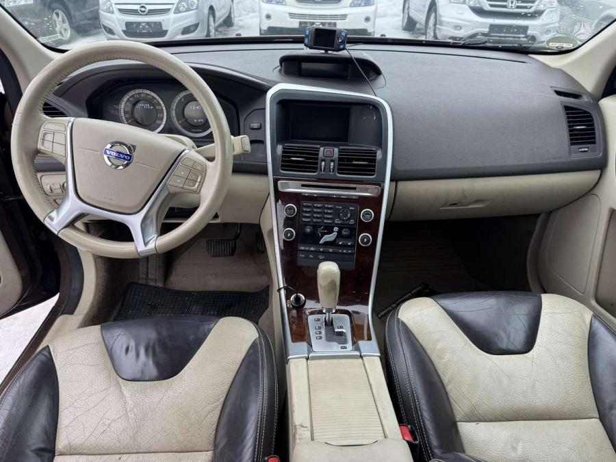 Brūns Volvo XC60 2010 Viļņa, ar dzinēja tilpumu 2.40 L un nobraukumu 250 tūkst. km par 6950 €, foto 11 vietnē AUTOMOTO.COM.LV