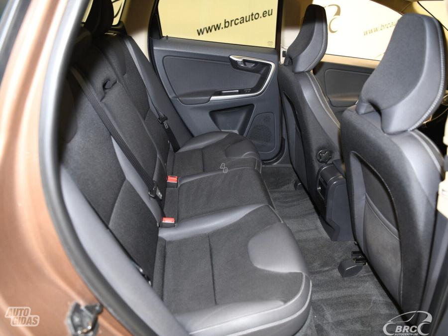 Brūns Volvo XC60 2010 Avižieniai, ar dzinēja tilpumu 2.40 L un nobraukumu 348 tūkst. km par 4900 €, foto 10 vietnē AUTOMOTO.COM.LV