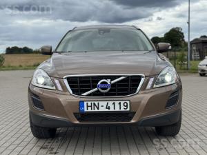 Brown Volvo XC60 2010 in Talsi, with an engine capacity of 2.40 L and mileage of 195 thousand km for 8970 €, photo 4 on AUTOMOTO.COM.LV