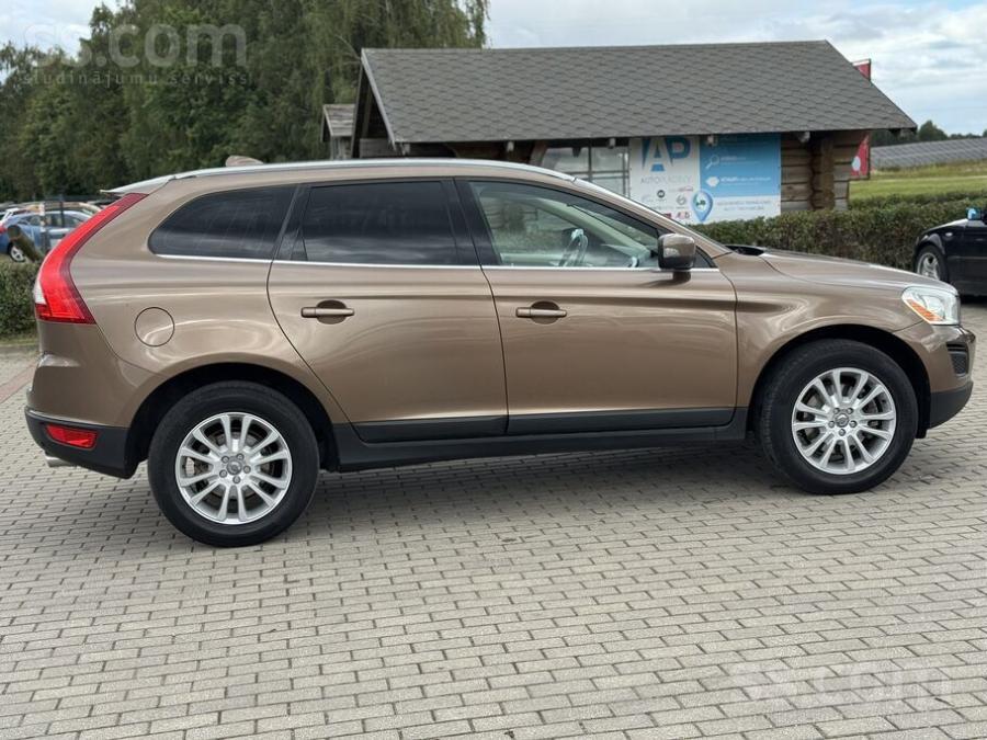 Brown Volvo XC60 2010 in Talsi, with an engine capacity of 2.40 L and mileage of 195 thousand km for 8970 €, photo 8 on AUTOMOTO.COM.LV