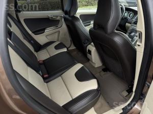 Brown Volvo XC60 2010 in Talsi, with an engine capacity of 2.40 L and mileage of 195 thousand km for 8970 €, photo 11 on AUTOMOTO.COM.LV