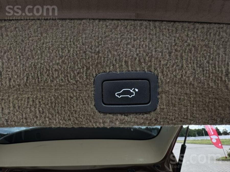 Brown Volvo XC60 2010 in Talsi, with an engine capacity of 2.40 L and mileage of 195 thousand km for 8970 €, photo 13 on AUTOMOTO.COM.LV