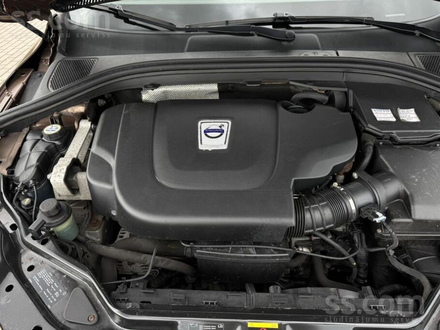 Brown Volvo XC60 2010 in Talsi, with an engine capacity of 2.40 L and mileage of 195 thousand km for 8970 €, photo 17 on AUTOMOTO.COM.LV