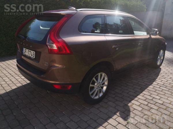Brūns Volvo XC60 2010 Rīga, ar dzinēja tilpumu 2.40 L un nobraukumu 287 tūkst. km par 7990 €, foto 3 vietnē AUTOMOTO.COM.LV