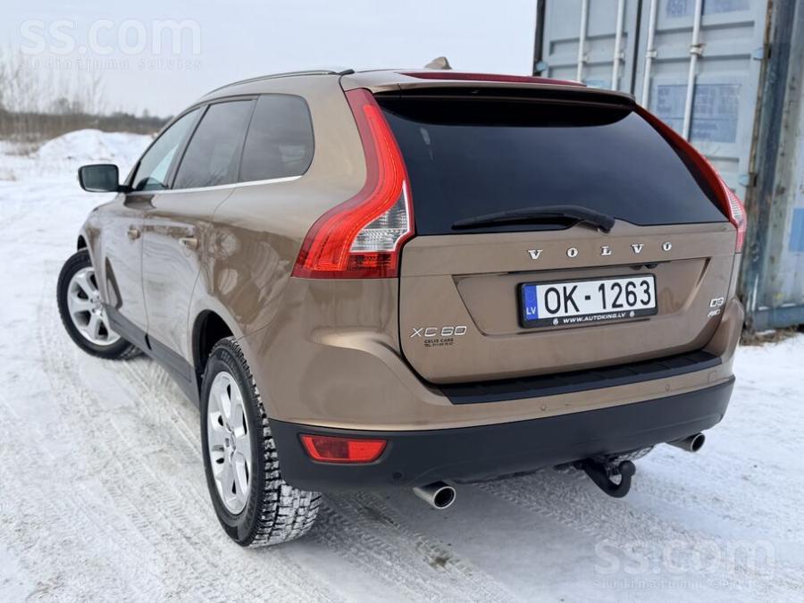 Brūns Volvo XC60 2010 Rīga, ar dzinēja tilpumu 2.40 L un nobraukumu 268 tūkst. km par 9995 €, foto 3 vietnē AUTOMOTO.COM.LV