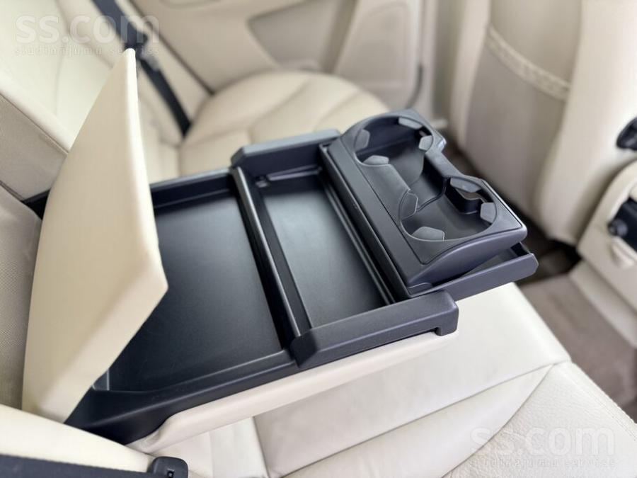 Brūns Volvo XC60 2010 Rīga, ar dzinēja tilpumu 2.40 L un nobraukumu 268 tūkst. km par 9995 €, foto 18 vietnē AUTOMOTO.COM.LV