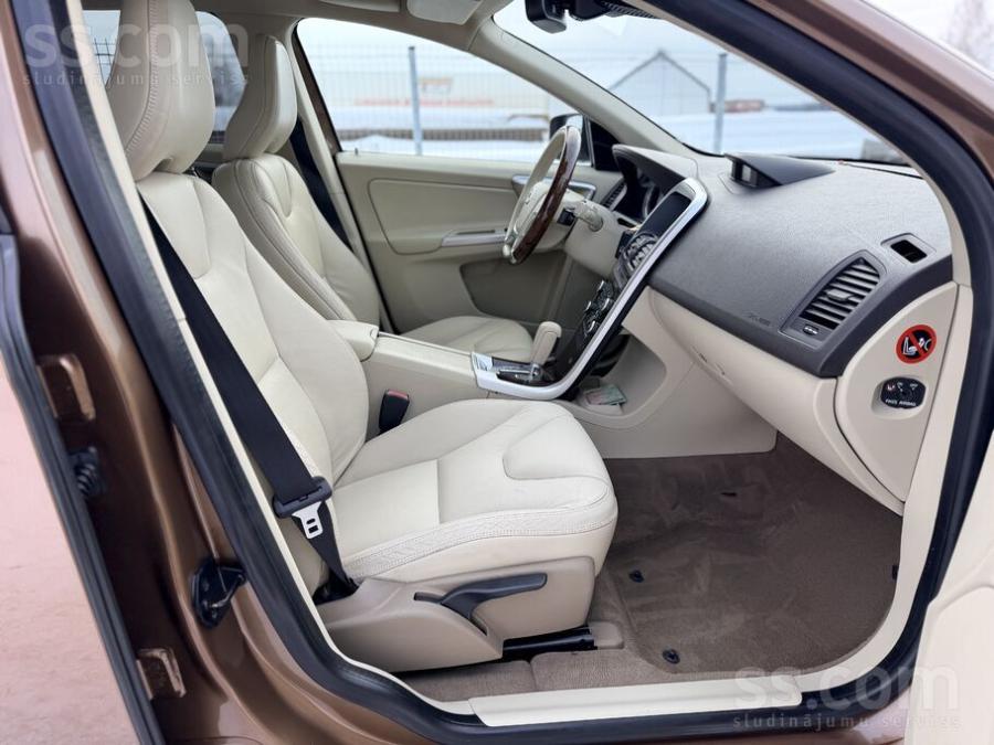 Brūns Volvo XC60 2010 Rīga, ar dzinēja tilpumu 2.40 L un nobraukumu 268 tūkst. km par 9995 €, foto 19 vietnē AUTOMOTO.COM.LV