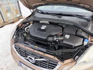 Brūns Volvo XC60 2010 Rīga, ar dzinēja tilpumu 2.40 L un nobraukumu 268 tūkst. km par 9995 €, foto 22 vietnē AUTOMOTO.COM.LV