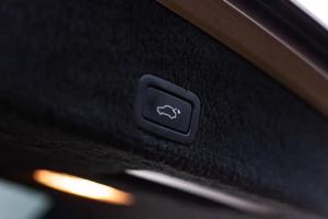 Brown Volvo XC60 2010 in Riga, with an engine capacity of 2.00 L and mileage of 183 thousand km for 9995 €, photo 10 on AUTOMOTO.COM.LV