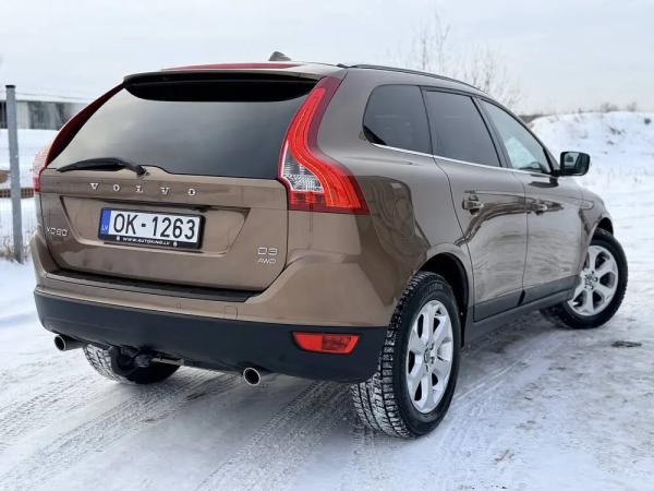Brūns Volvo XC60 2010 Rīga, ar dzinēja tilpumu 2.40 L un nobraukumu 268 tūkst. km par 9995 €, foto 4 vietnē AUTOMOTO.COM.LV