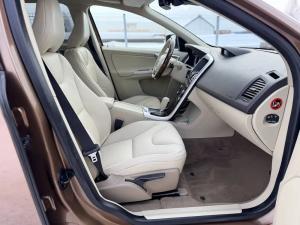 Brown Volvo XC60 2010 in Riga, with an engine capacity of 2.40 L and mileage of 268 thousand km for 9995 €, photo 19 on AUTOMOTO.COM.LV