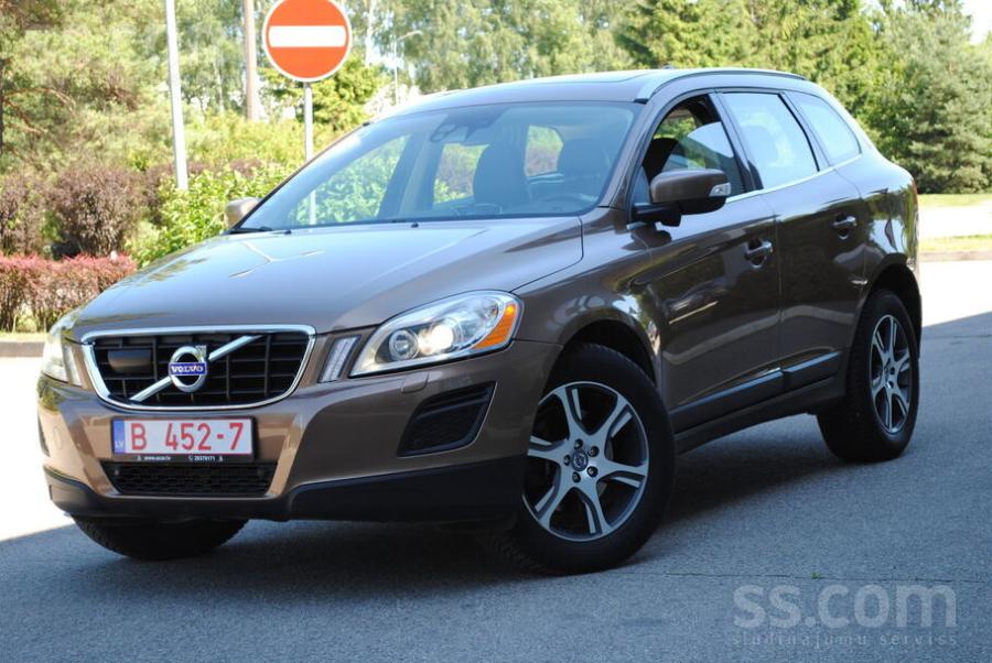 Brown Volvo XC60 2010 in Riga, with an engine capacity of 2.40 L and mileage of 302 thousand km for 9590 €, photo 1 on AUTOMOTO.COM.LV