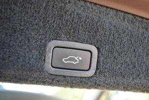Brūns Volvo XC60 2010 Rīga, ar dzinēja tilpumu 2.40 L un nobraukumu 302 tūkst. km par 9590 €, foto 12 vietnē AUTOMOTO.COM.LV